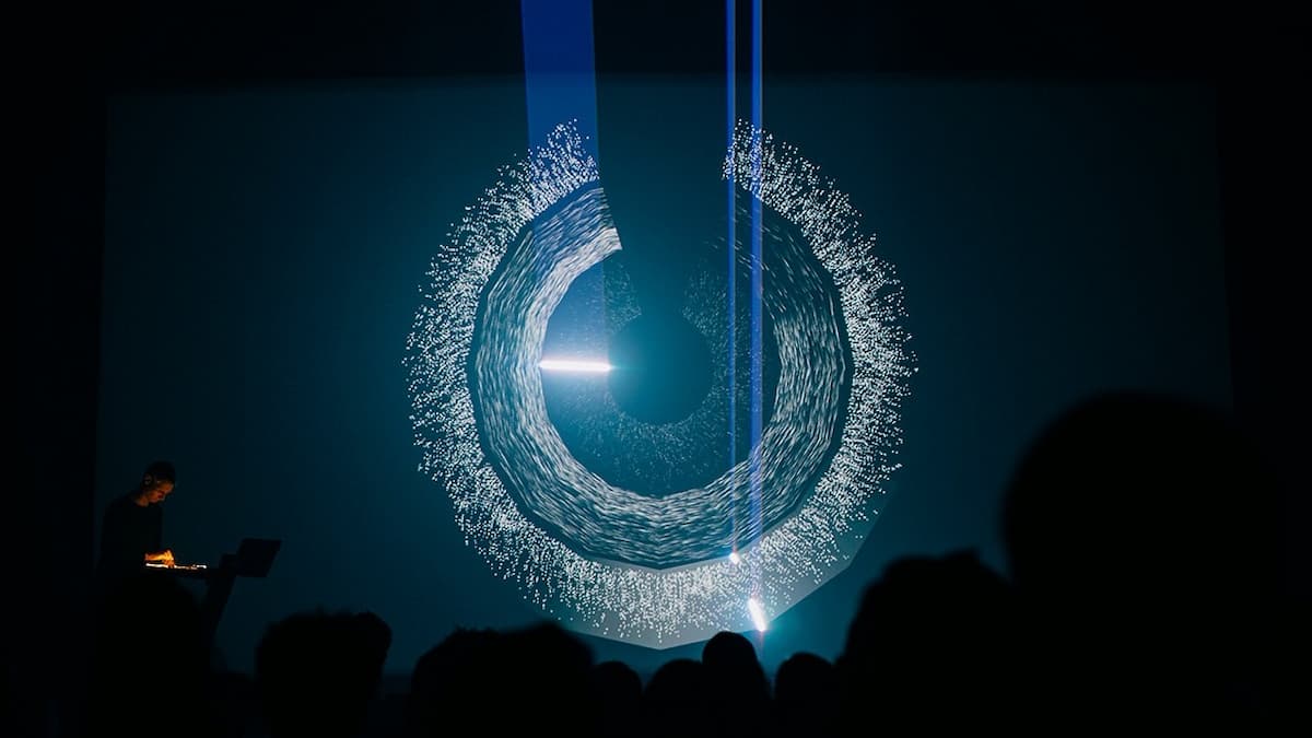 Alex Augier ft. hex/A + Holy Other & Pedro Maia ft. Lieve en concierto ...