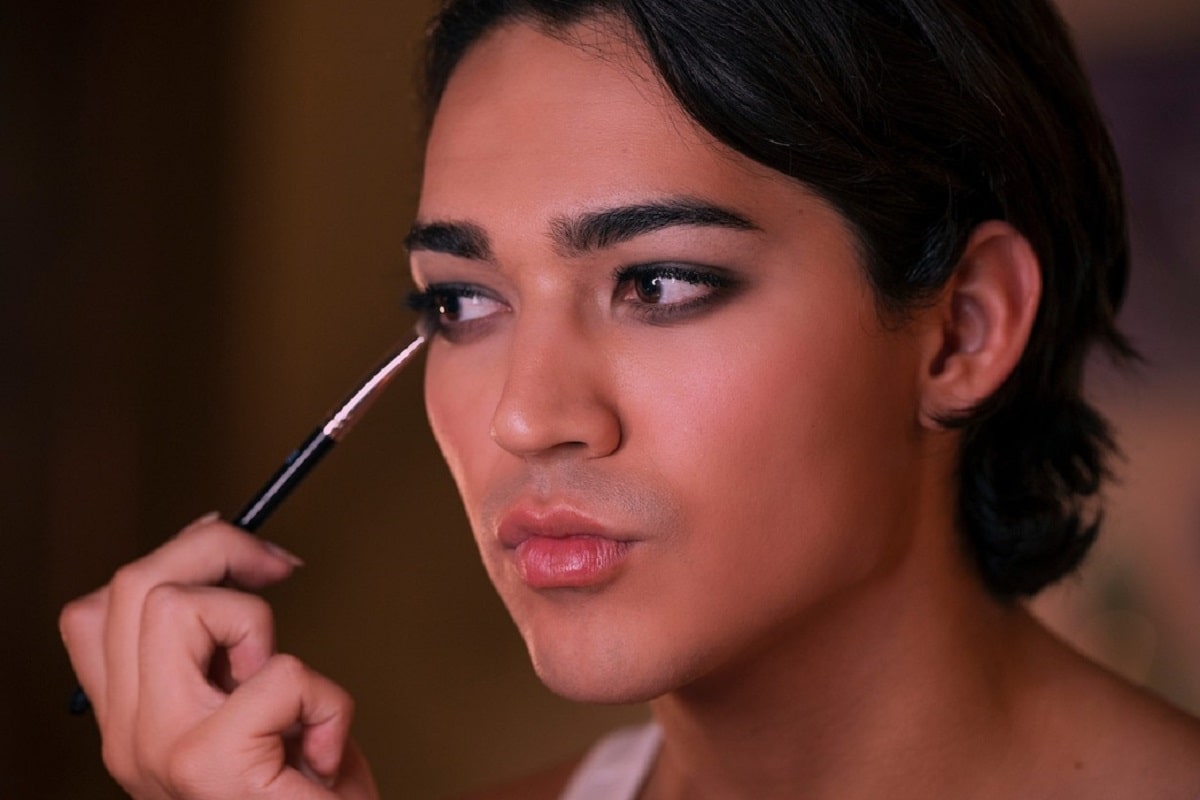 Glamorous, la serie de Netflix que indaga en el género fluido. | Urban ...